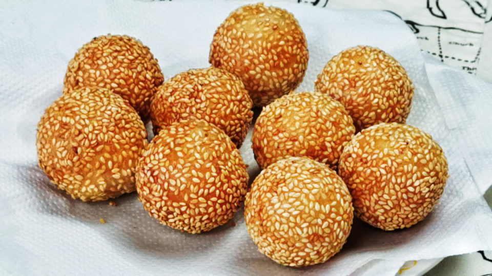 sesame ball featured image - Taste Of Asian Food